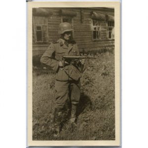 GERMAN SS OFFICER WWII PHOTOGRAPH - WARSTUFF.COM