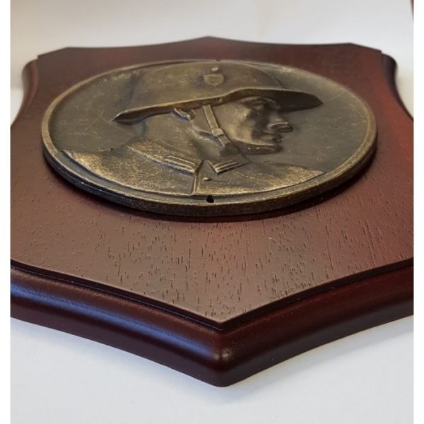 GERMAN WW2 WEHRMACHT SOLDIER WOOD WALL SHIELD / PLAQUE - WARSTUFF.COM