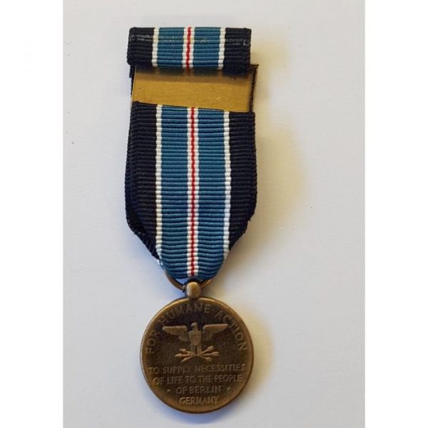 U.S. HUMANE ACTION MEDAL - WARSTUFF.COM