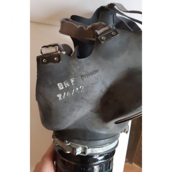 BRITISH WW11 CIVILIAN DUTY GAS MASK BCD ST MASK 1942 - SAME TYPE USED ...
