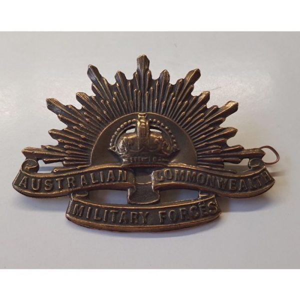 AUSTRALIAN COMMONWEALTH MILITARY FORCES RISING SUN HAT BADGE - WARSTUFF.COM